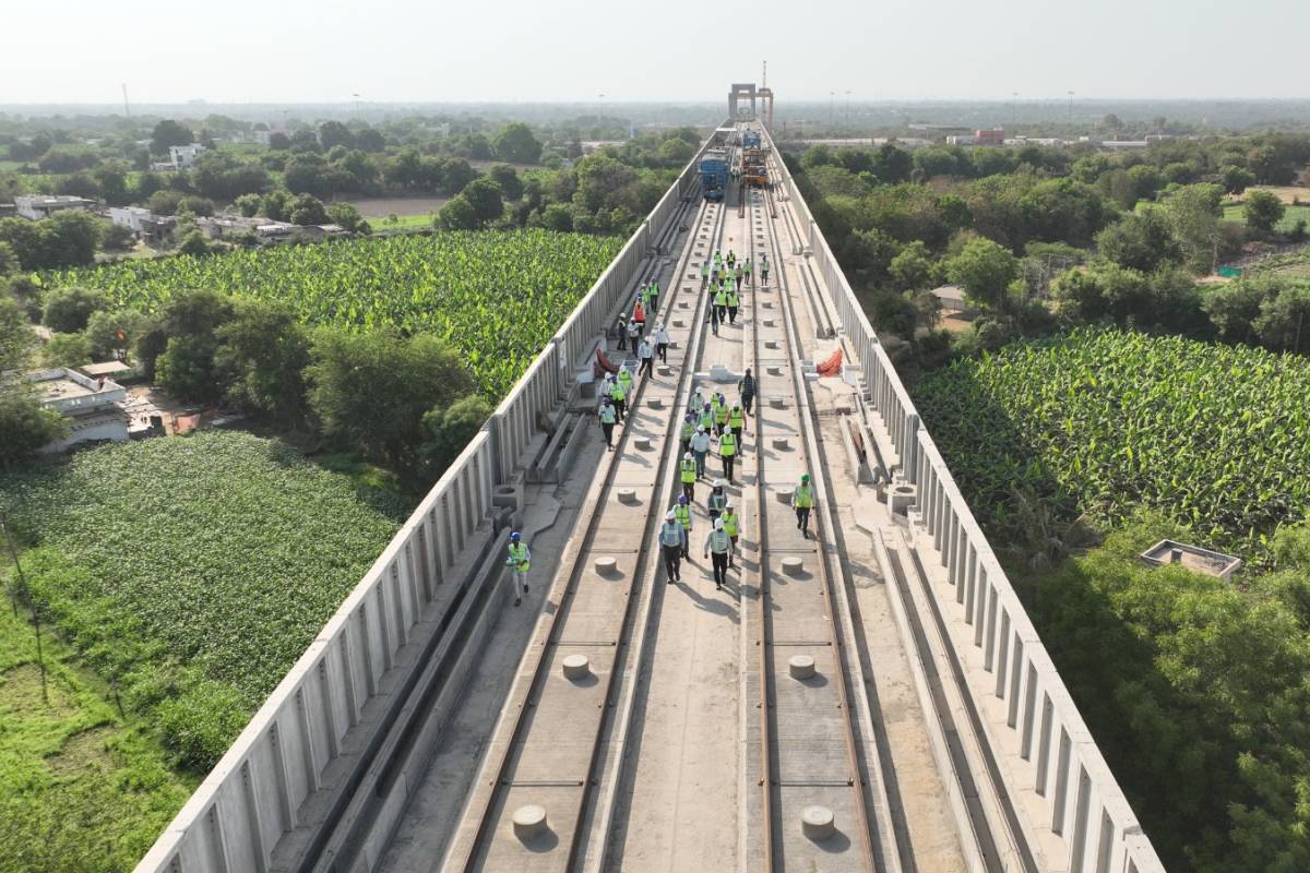 インド高速鉄道「JR東日本のE10系」導入へ 日印共同声明、総合検測車の導入も | 鉄道ニュース【鉄道プレスネット】